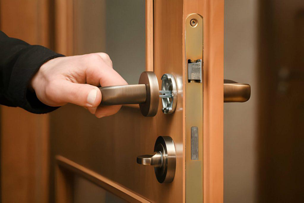 7 Signs You Should Replace Your Door Locks Right Away - Locksmith Newmarket